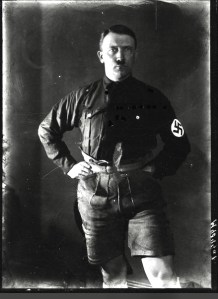 Hitler in Lederhosen Set #2 – Heinrich Hoffmann Photo Gallery