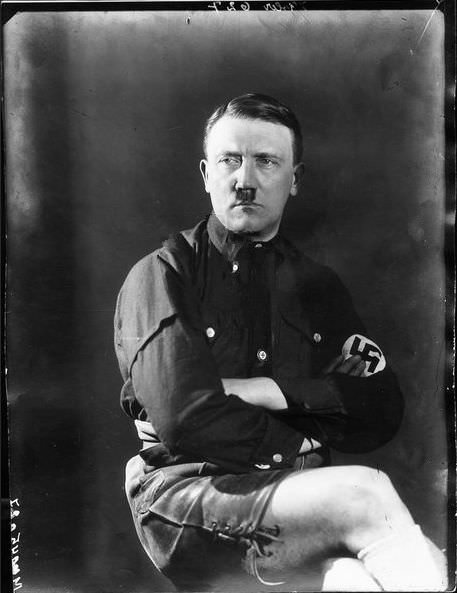Hitler in Lederhosen Set #2 – Heinrich Hoffmann Photo Gallery