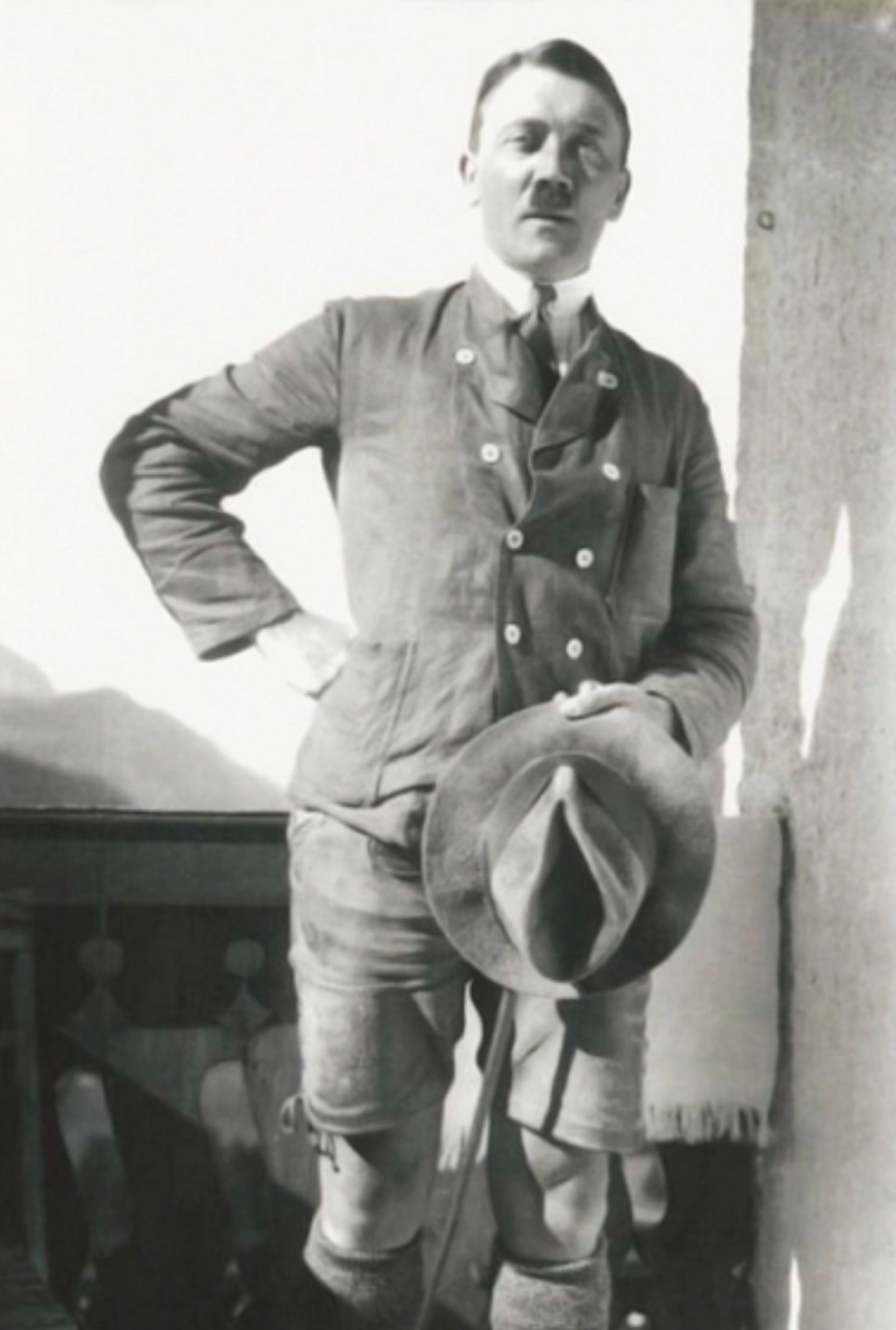 Hitler in Lederhosen Set #1 – Heinrich Hoffmann Photo Gallery