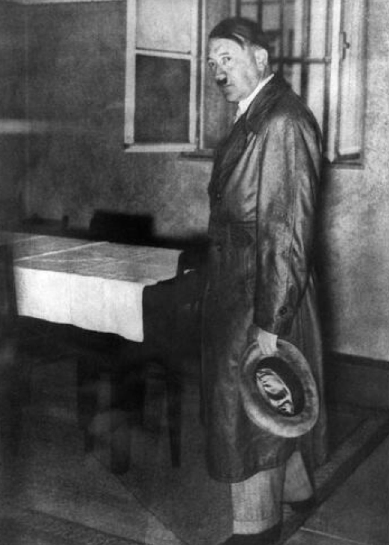 ‘Hitler abseits vom Alltag’ – Heinrich Hoffmann Photo Gallery