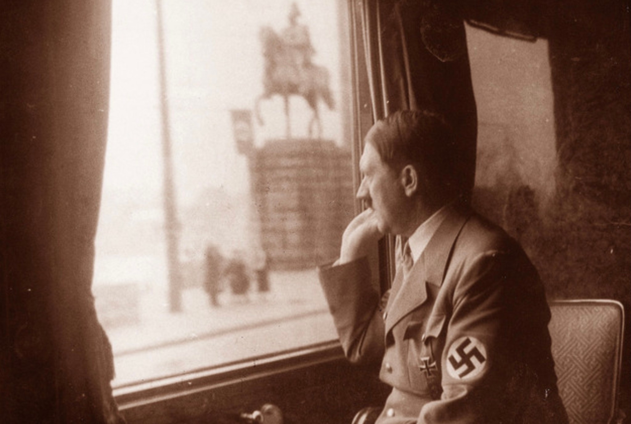 Hitler’s Special Train 🚂 – Heinrich Hoffmann Photo Gallery