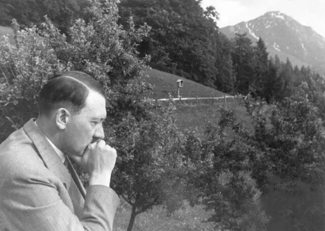 ‘Hitler in His Mountains’ – Heinrich Hoffmann Photo Gallery