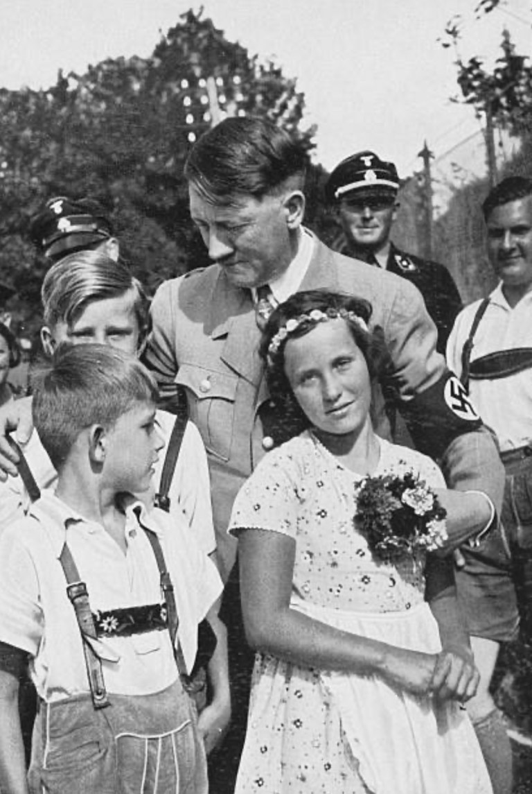 ‘Jugend um Hitler’ – Heinrich Hoffmann Photo Gallery