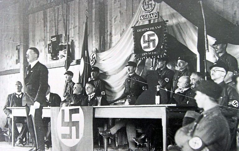 Hitler’s Beer Hall Days – Heinrich Hoffmann Photo Gallery