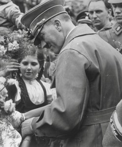 Hitler in Uniform – Heinrich Hoffmann Photo Gallery