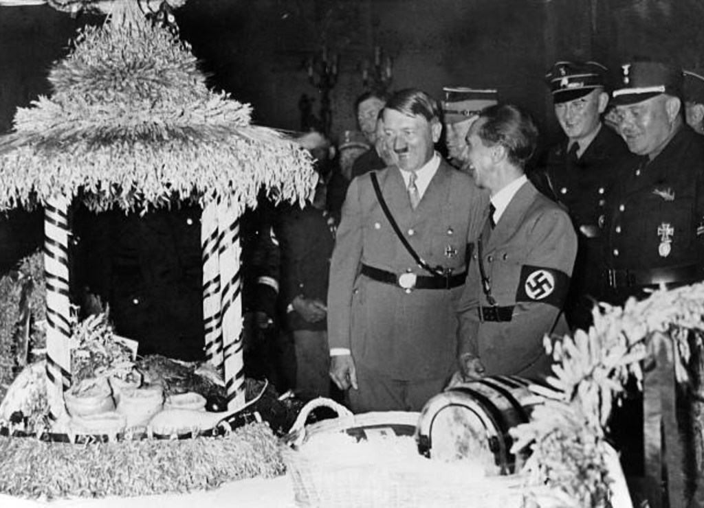 Hitler’s Thanksgiving Festival – Heinrich Hoffmann Photo Gallery
