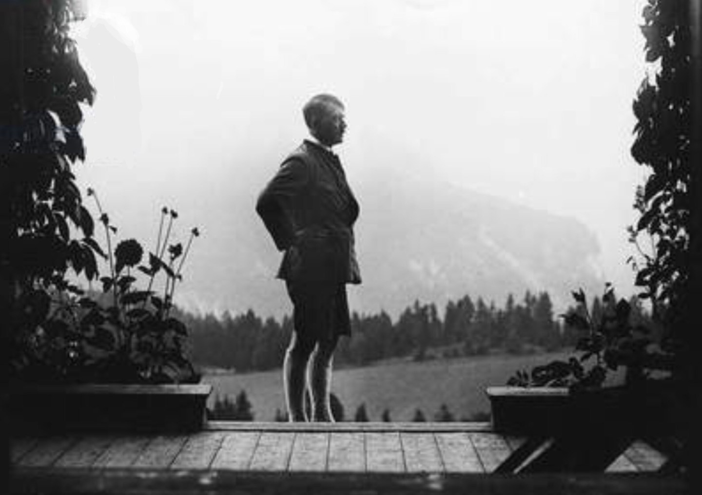 Hitler in Lederhosen Set #1 – Heinrich Hoffmann Photo Gallery