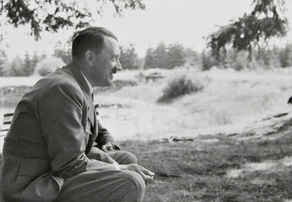 Picnicking with Hitler 🧺 – Heinrich Hoffmann Photo Gallery