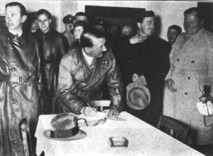 Hitler at Landsberg Prison – Heinrich Hoffmann Photo Gallery