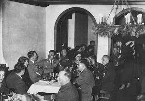 Christmas with Hitler 🎄 – Heinrich Hoffmann Photo Gallery