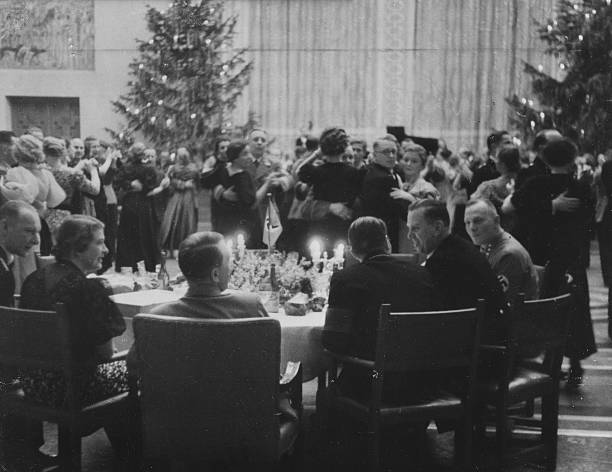 Christmas with Hitler 🎄 – Heinrich Hoffmann Photo Gallery