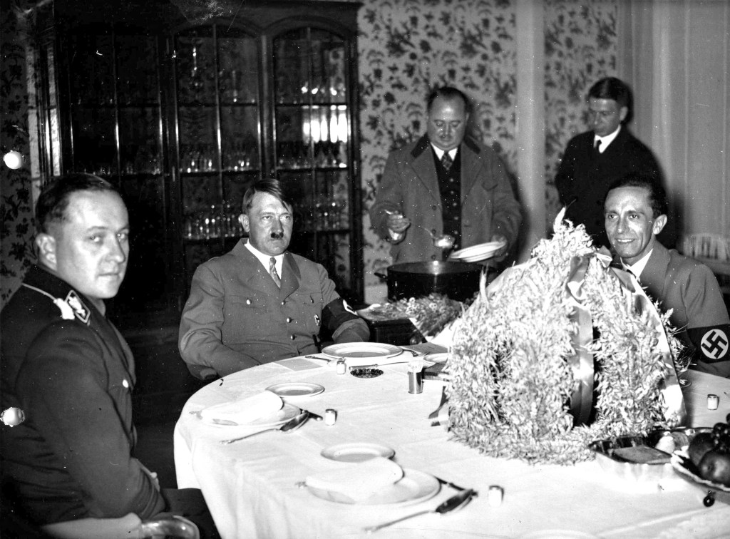 Hitler’s Thanksgiving Festival – Heinrich Hoffmann Photo Gallery